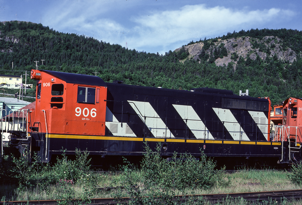 CN GMD NF110 No. 906 – CNRHA
