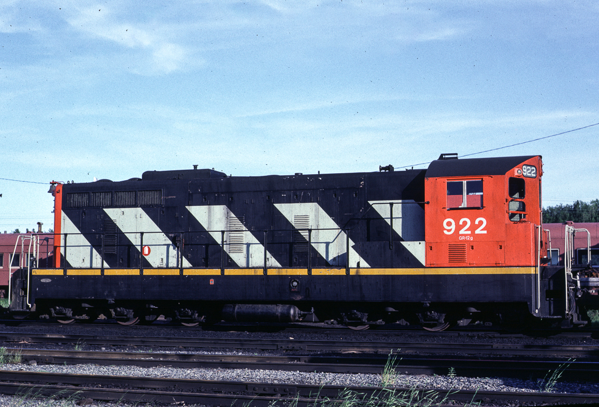 CN GMD NF210 No. 922 – CNRHA